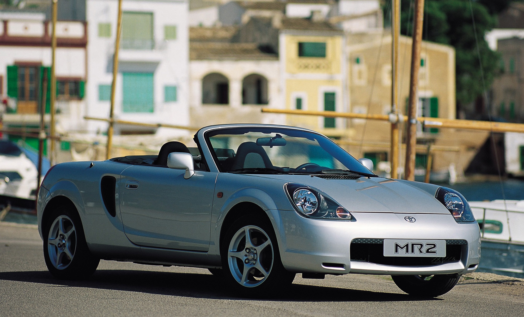 Conociendo un poco más de cerca a la última generación del Toyota MR2 ...